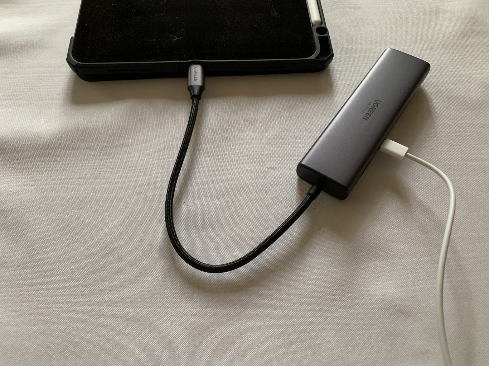 Use an iPad as a second screen for a laptop using HDMI – no app ...